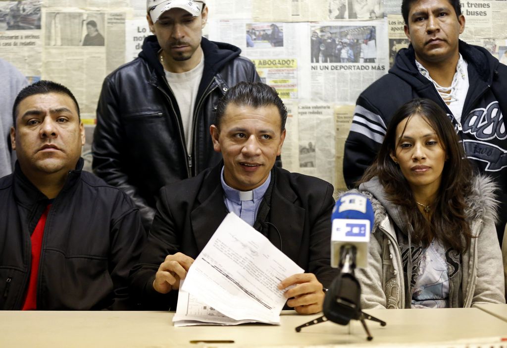 Padre José Landaverde en libertad condicional por seis meses - La Raza