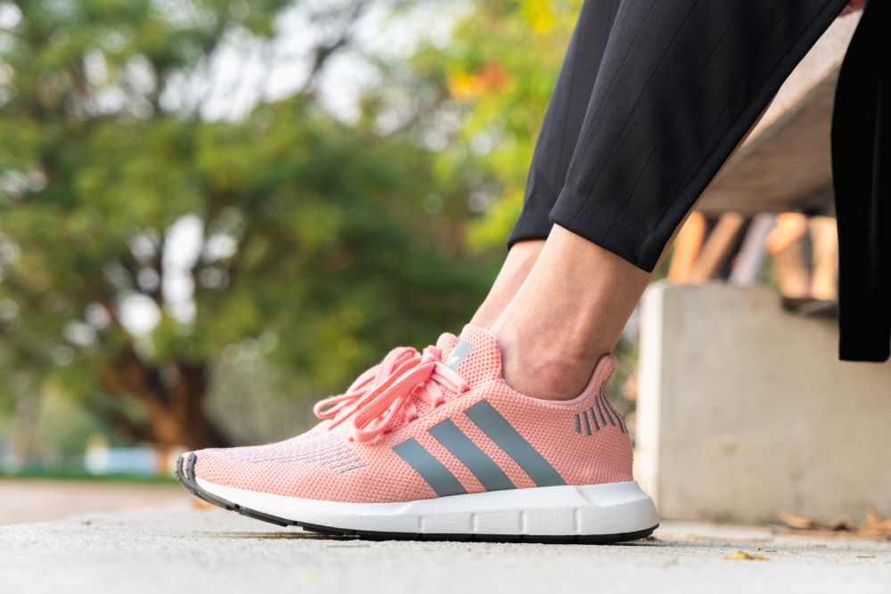 Los mejores 5 estilos livianos de tenis Adidas para correr y hacer ...