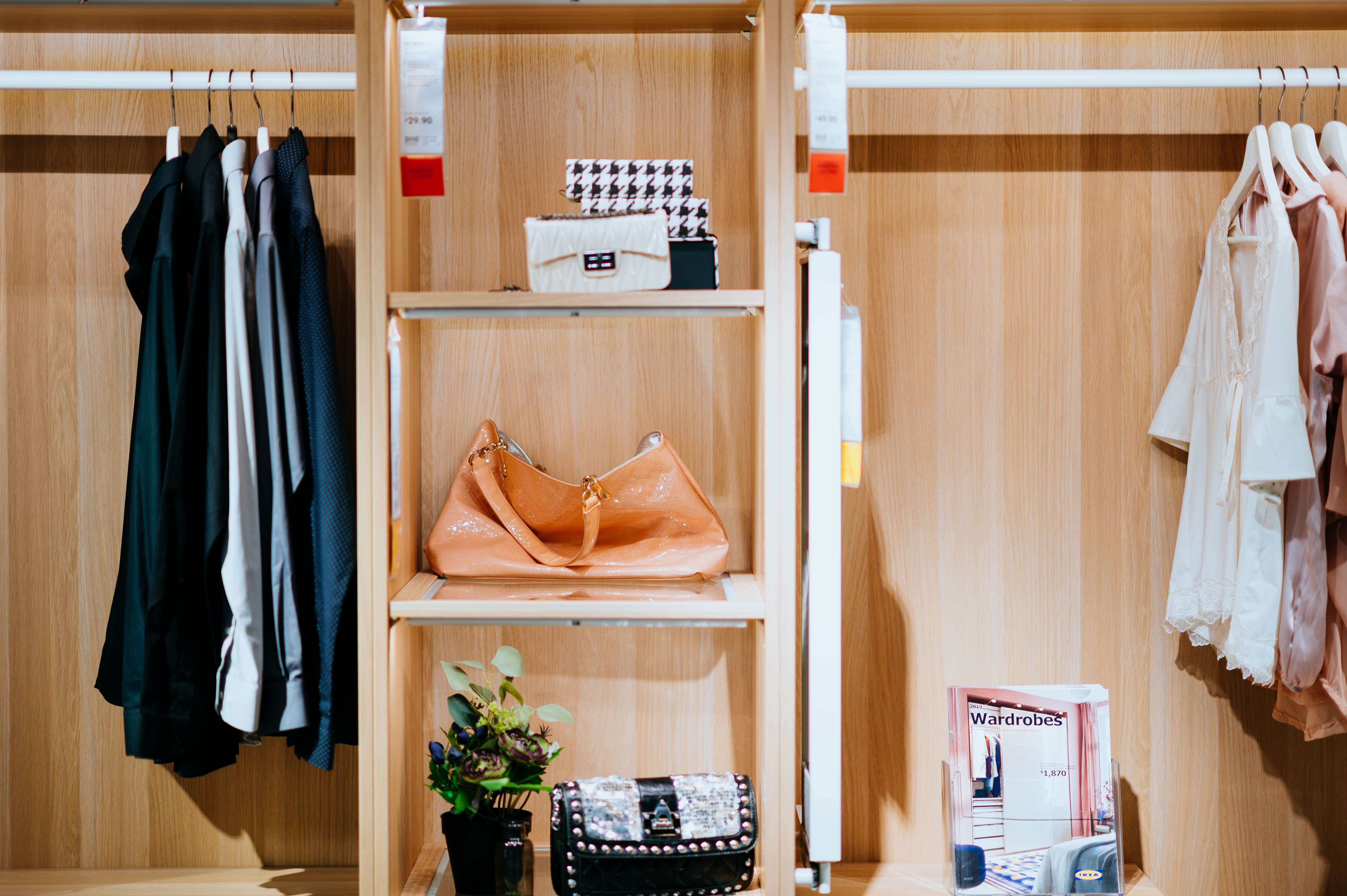 10 tips para aprovechar mejor el espacio de un closet pequeño - La Raza