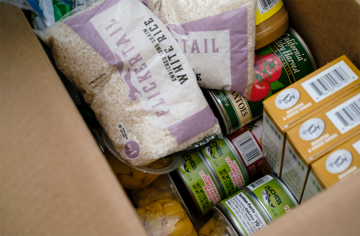 Dónde obtener ayuda de alimentos en Chicago - La Raza